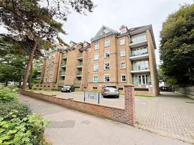 2 bedroom flat for rent in Bournemouth, BH1