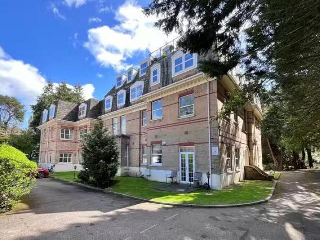2 bedroom flat for rent in Bournemouth, BH1