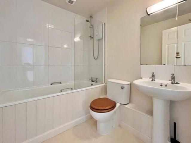 2 bedroom flat for rent in Bournemouth, BH5