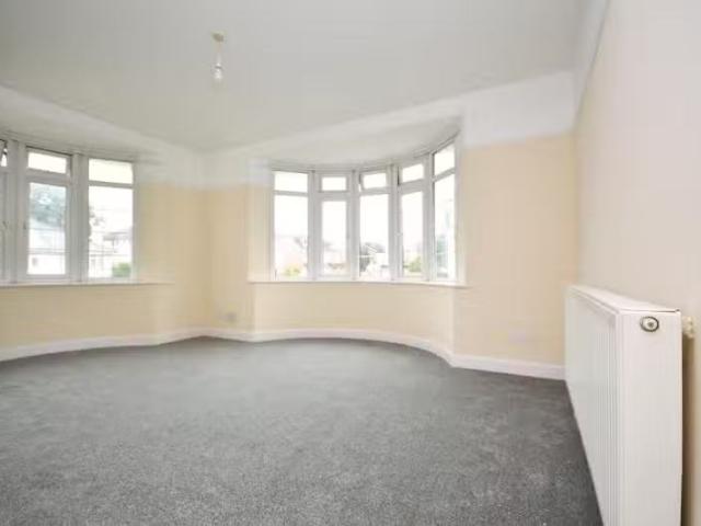 2 bedroom flat for rent in Bournemouth, BH7, Close to Kings Pa.