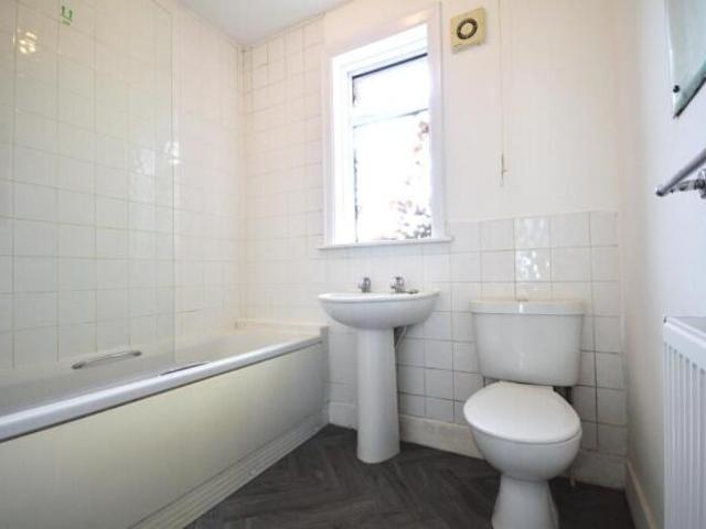 2 bedroom flat for rent in Bournemouth, BH7, Close to Kings Park, BH7