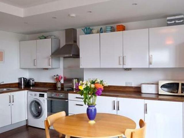 2 Bedroom Flat For Rent In Bow