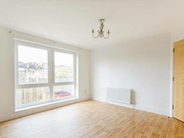 2 Bedroom Flat For Rent In Bow, London