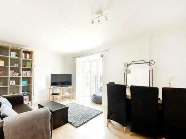 2 Bedroom Flat For Rent In Bow, London