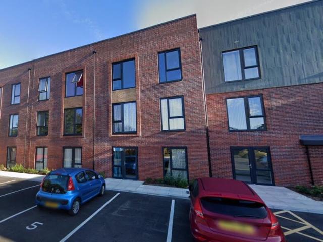 2 bedroom flat for rent in Bowlers View, Richmond Street, Latchford, Warrington, WA4