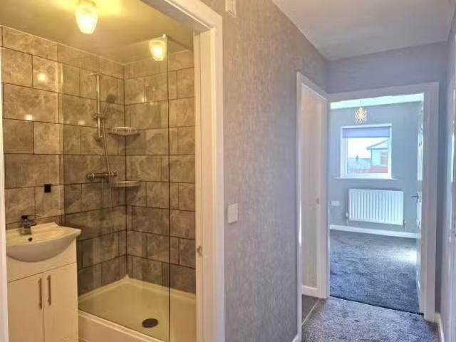 2 bedroom flat for rent in Bowling Court, Bolton, BL1