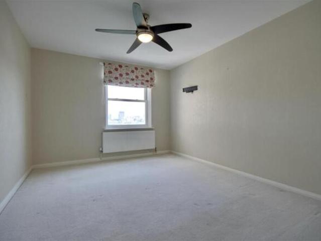 2 bedroom flat for rent in Blount Road, Portsmouth, PO1 2TW, PO1