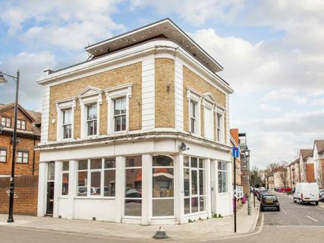 2 bedroom flat for rent in Blondin Street Bow E3