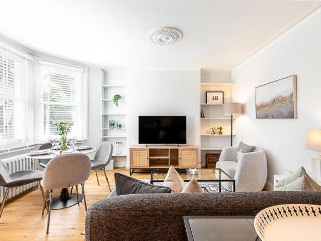 2 bedroom flat for rent in Bloom Park Rd, London, SW6