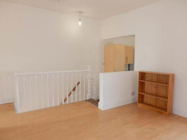 2 bedroom flat for rent in Bloomfield Road, Brislington, Bristol, BS4
