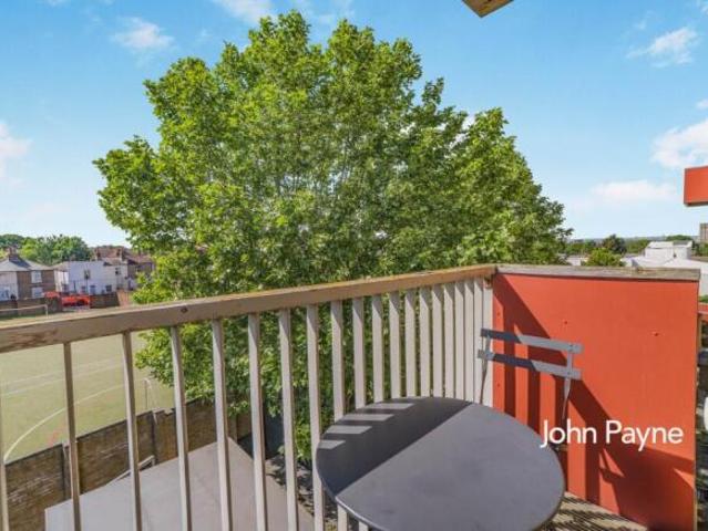 2 bedroom flat for rent in Bloomfield Road London SE18