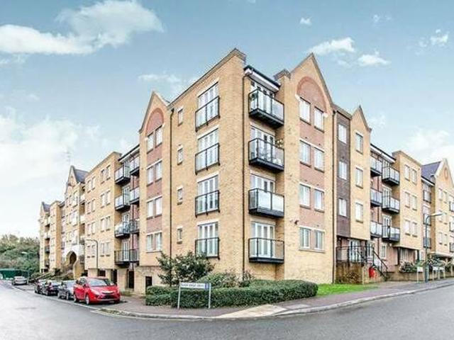 2 bedroom flat for rent in Black Eagle Drive Northfleet Gravesend Kent DA11