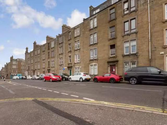 2 bedroom flat for rent in Blackness Road, Dundee, DD2