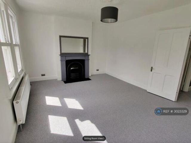 2 bedroom flat for rent in Blackheath, London, SE3