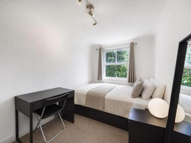 2 bedroom flat for rent in Blackheath Road, Greenwich, SE10