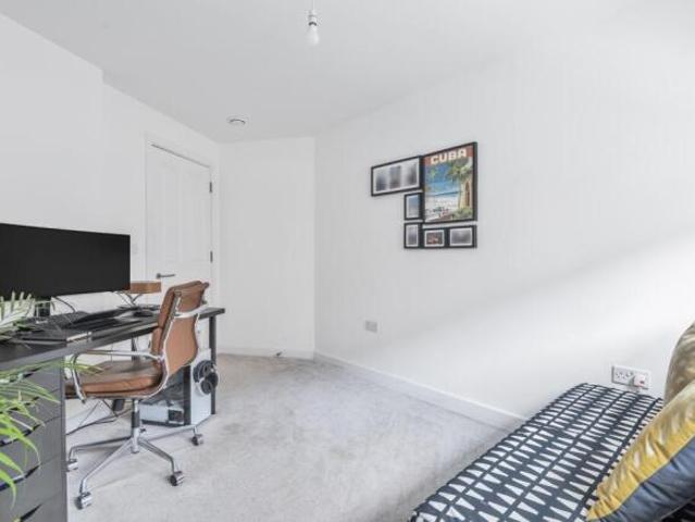 2 bedroom flat for rent in Blackwall Lane Greenwich SE10