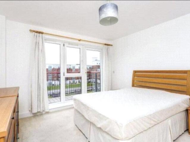 2 bedroom flat for rent in Blake House, Gunwharf Quays, PO1