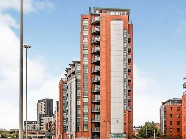 2 bedroom flat for rent in Blantyre Street Manchester M15