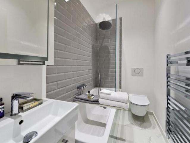 2 bedroom flat for rent in Blenheim Crescent, London, W11