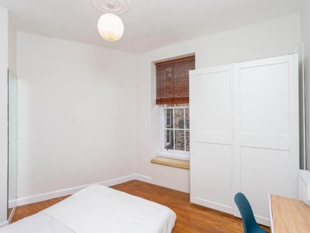 2 bedroom flat for rent in Broughton Street, New Town, Edinburgh, EH1