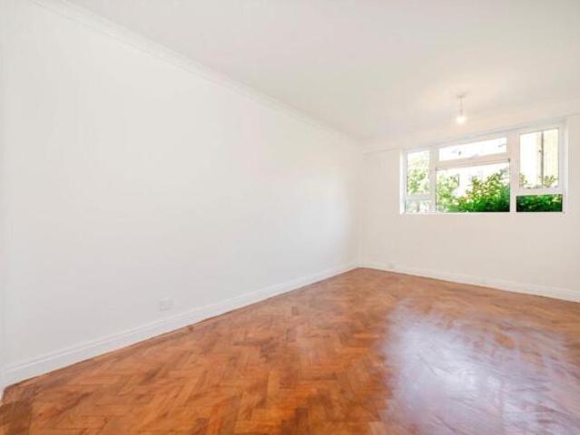 2 bedroom flat for rent in Broughton Road, Ealing, W13