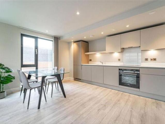 2 bedroom flat for rent in Broad Street, Five Ways, B15