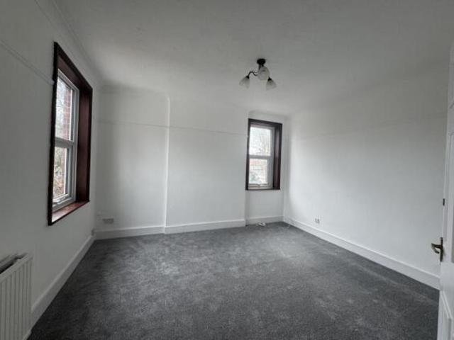 2 bedroom flat for rent in Broadwater Road, Worthing, BN14 8AE, BN14