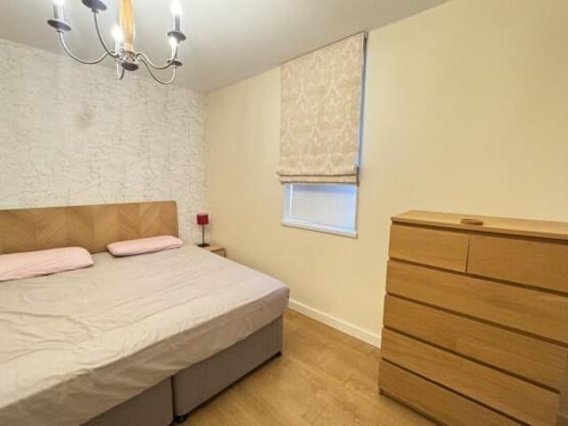 2 bedroom flat for rent in Broadway Cardiff, CF24