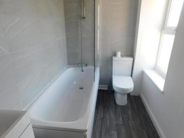 2 bedroom flat for rent in Broadway, Sheerness, ME12