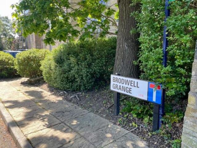 2 bedroom flat for rent in Brodwell Grange, Leeds, West Yorkshire, LS18