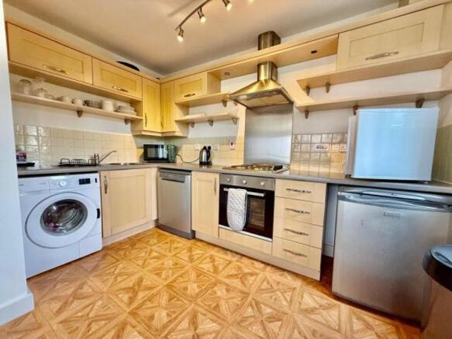 2 bedroom flat for rent in Brodwell Grange, Leeds, West Yorkshire, UK, LS18