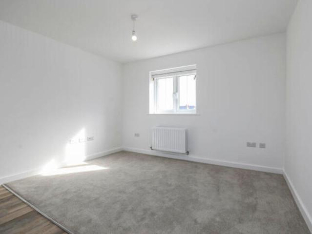 2 bedroom flat for rent in Brome Close, Harpole, Northampton, NN7