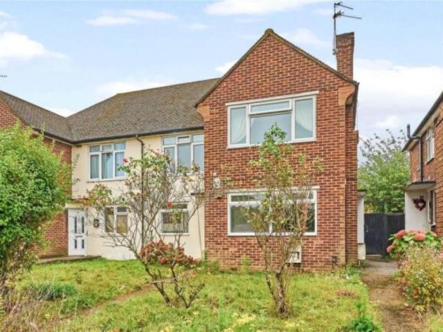 2 bedroom flat for rent in Bromhedge, Lee, SE9