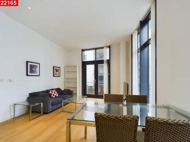 2 Bedroom Flat For Rent In Bromley by bow