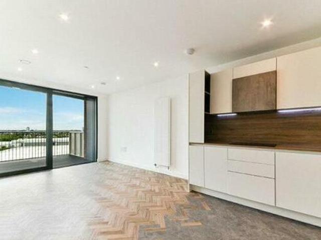 2 Bedroom Flat For Rent In Bromley by bow