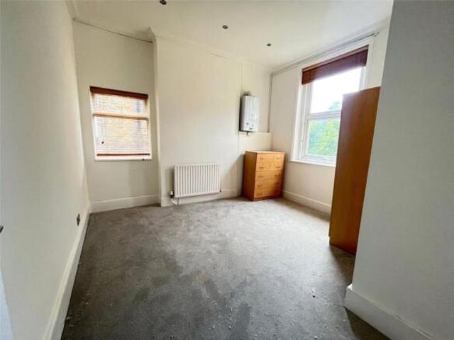 2 bedroom flat for rent in Bromley Road, London, SE6