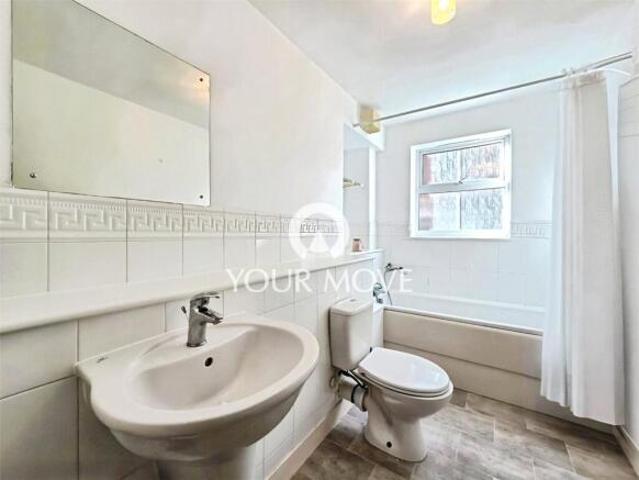 2 bedroom flat for rent in Brook Square, London, SE18