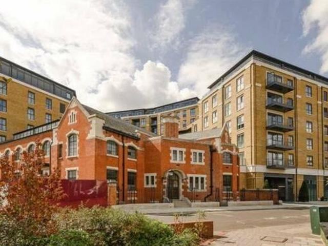 2 bedroom flat for rent in Brook Street Kingston Upon Thames KT1