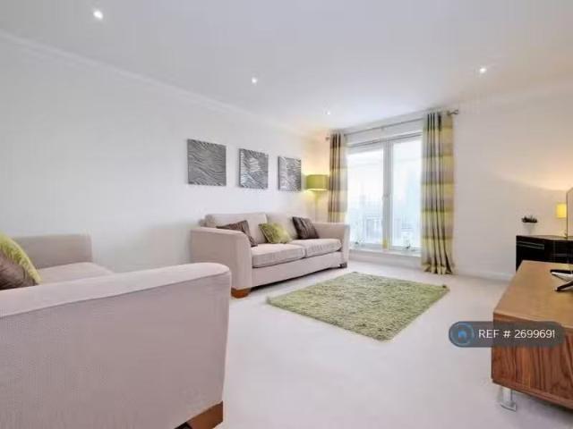 2 bedroom flat for rent in Broomhill Road, Aberdeen, AB10