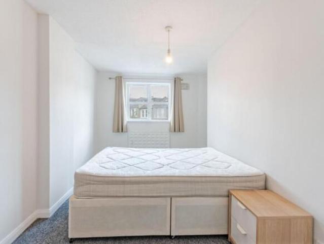 2 bedroom flat for rent in Broomsleigh Street, West Hampstead, NW6