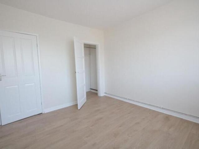 2 bedroom flat for rent in Broseley Road, Firswood, Manchester, M16