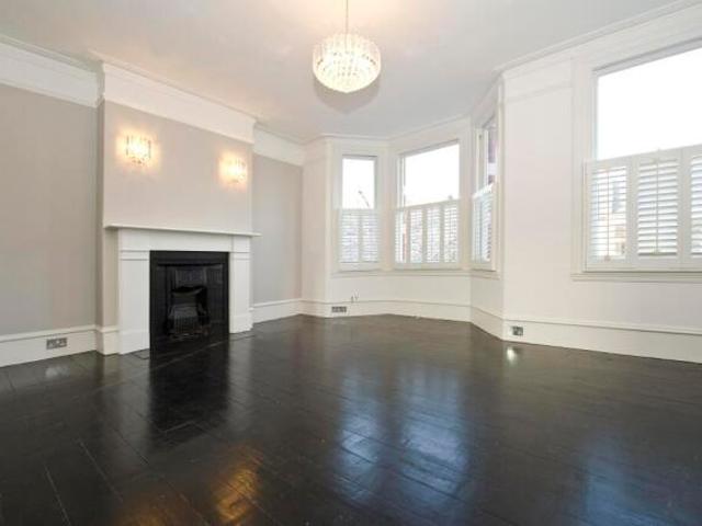 2 bedroom flat for rent in Bracewell Road, London, W10