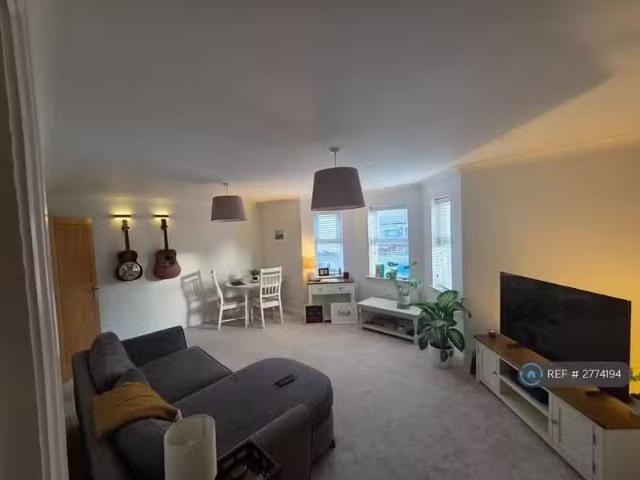 2 bedroom flat for rent in Bracken Road, Bournemouth, BH6