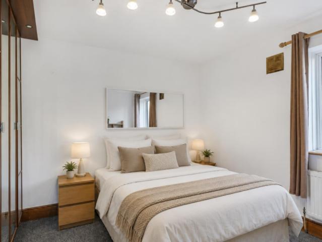 2 bedroom flat for rent in Bradman House, Abercorn Place, NW8