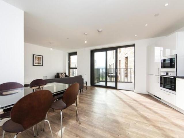 2 bedroom flat for rent in Bramwell Way, Docklands, London, E16