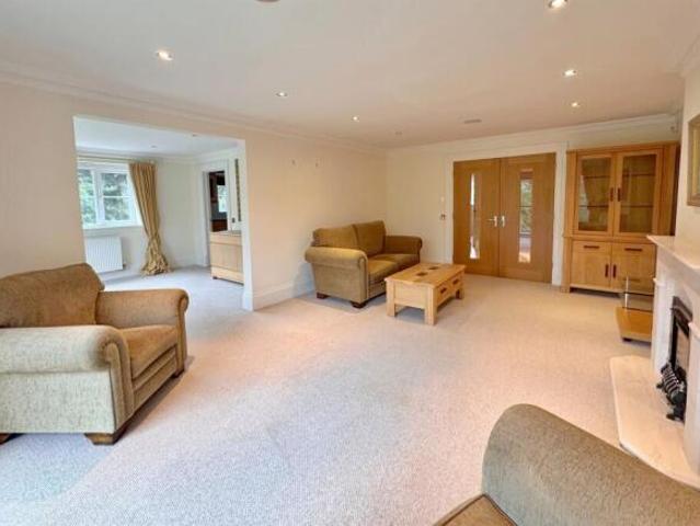 2 bedroom flat for rent in Branksome Park, BH13
