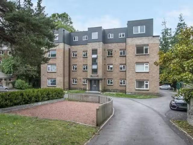 2 bedroom flat for rent in Branksome Wood Road, Bournemouth, BH4