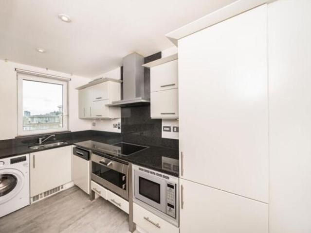 2 bedroom flat for rent in Brewhouse Lane, Putney, SW15