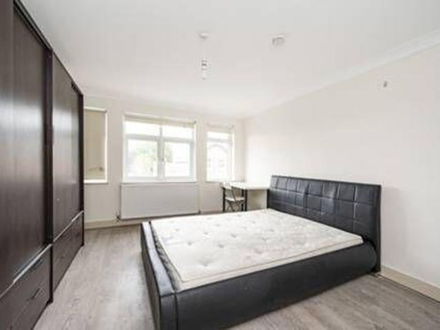 2 bedroom flat for rent in Brent Street, Hendon, NW4