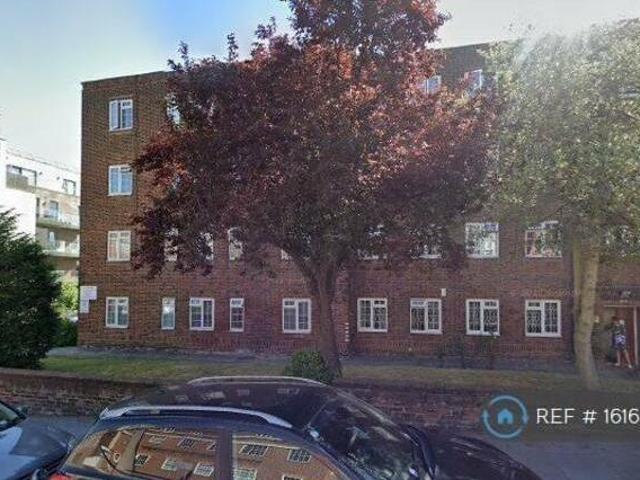 2 bedroom flat for rent in Brent Street London NW4
